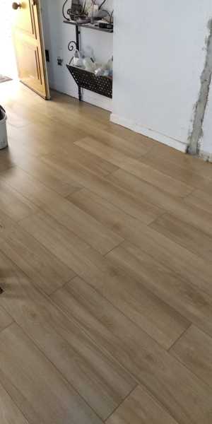 Foto: Achia esta la Baldoza Puesta y Limpia de Reformas en General ...