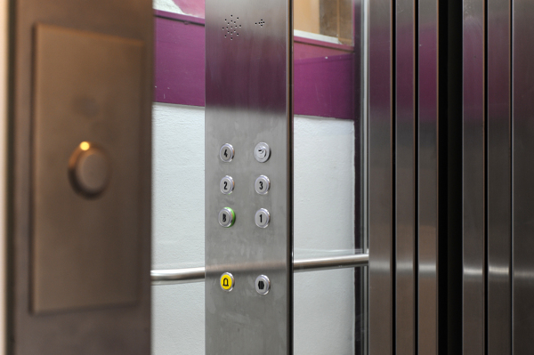 Foto: Botonera en Acero Inoxidable de Pm&m Rehabilitaciones #1582431 ...