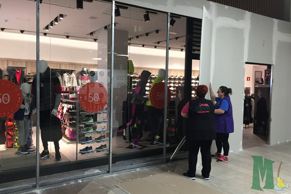 Foto: Decimas (Azabache) de Limpiezas Marzoa #1290375 - Habitissimo