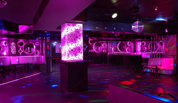 Foto: Discoteca Star Dance de Francisco Silván Arquitectura de Interior ...
