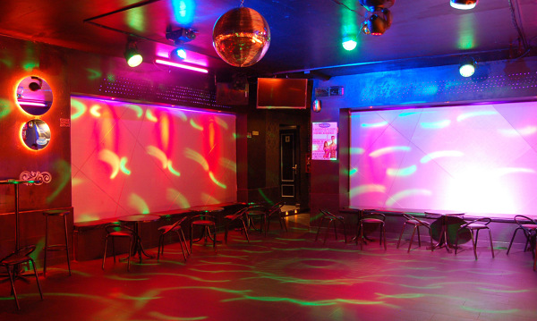Foto: Discoteca Star Dance de Francisco Silván Arquitectura de Interior ...