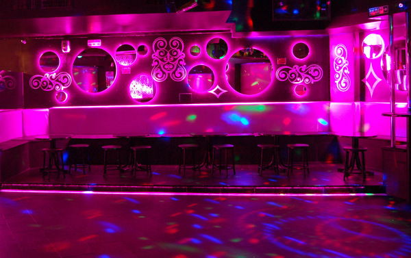 Foto: Discoteca Star Dance de Francisco Silván Arquitectura de Interior ...