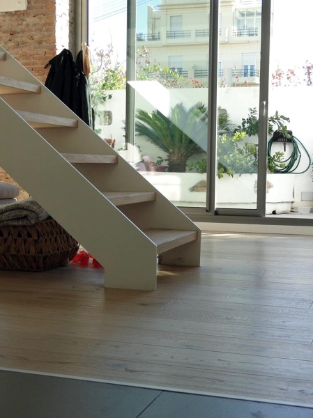 Foto: Escalera en Duplex de Espacios Y Proyectos #314543 - Habitissimo