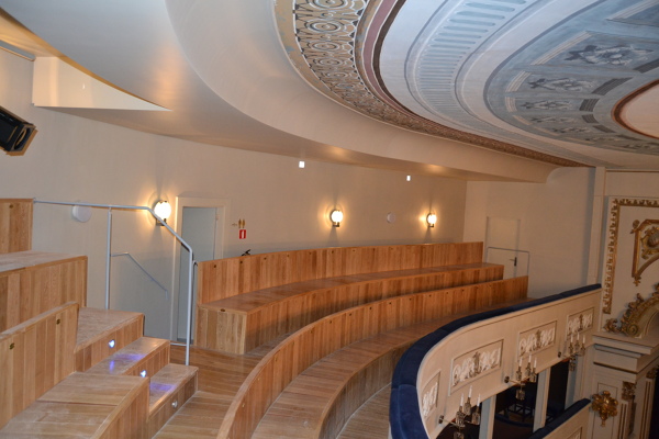 Foto: Gradas Superiores de Juan Pasamon Barroso #994195 - Habitissimo