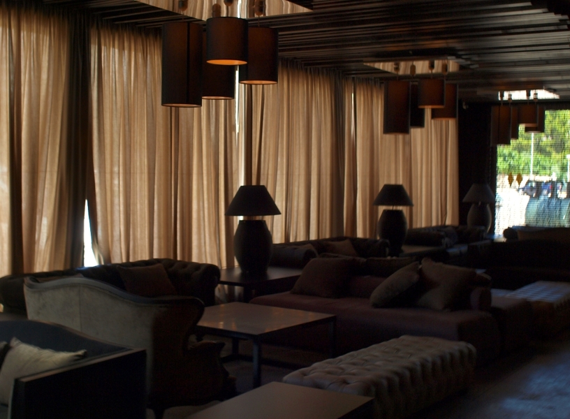 Foto: Instalación Pub "la Suite" de Electrollum #344350 - Habitissimo