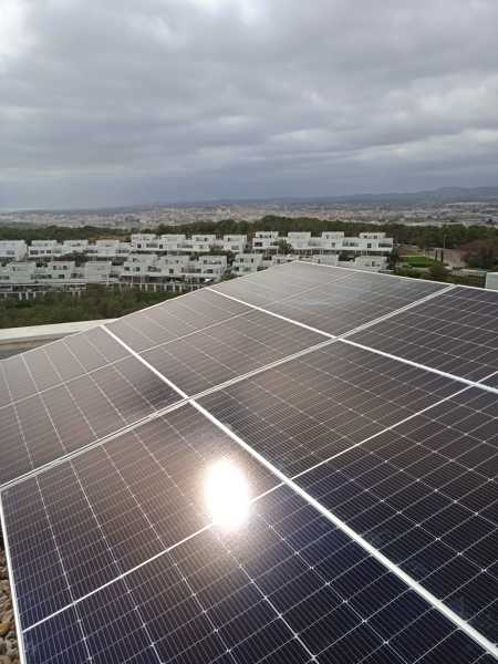 Foto: Paneles Solares en Terraza Superior de Ecoenergia Sistemes Solars ...