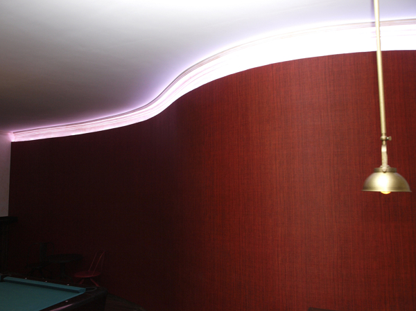Foto: Pared Curva con Sistema Led RGB de MC INTERIORISMO #1397027 ...