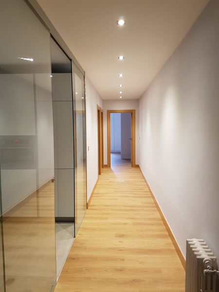 Foto: Pasillo de Materiales y Decoración #2311843 - Habitissimo