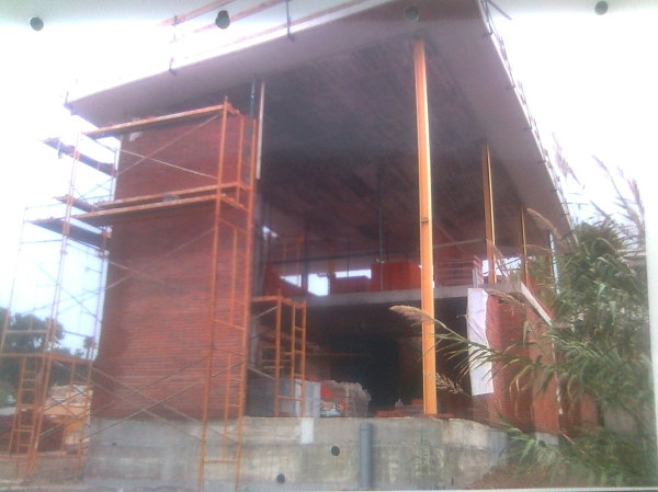 Foto: Perfil de Estructura con Voladizo Visto de FERROS ARENYS SL ...