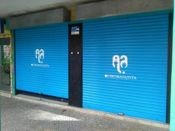 Foto: Pintura de Logo sobre Cierre Metálico de Artemural #2045316 ...