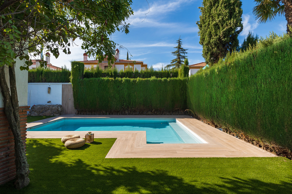Foto: Piscina y Exteriores de JLM CONSULTING #3173860 - Habitissimo
