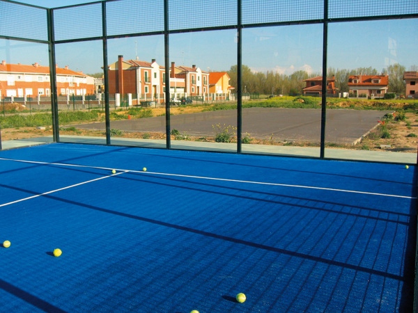Foto: Pista de Padel Azul de Toldos Y Cerramientos Moreno #598032 ...