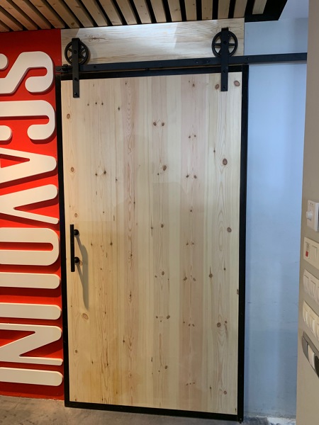 Foto: Puerta Instalada con Solape de 25 Mm. de Javier Latorre ...