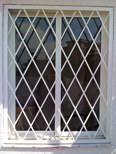 Foto: Rejas Fijas en Forma de Rombo Acabado Blanco. de Metalygomez ...