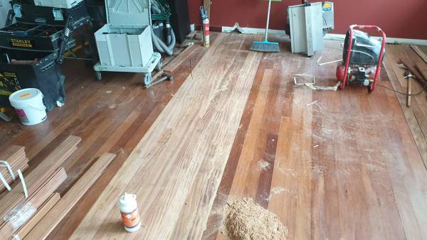 Foto: Reparación de Tarima Maciza. de K. D. T. Gasteiz Parquet #2949941 ...