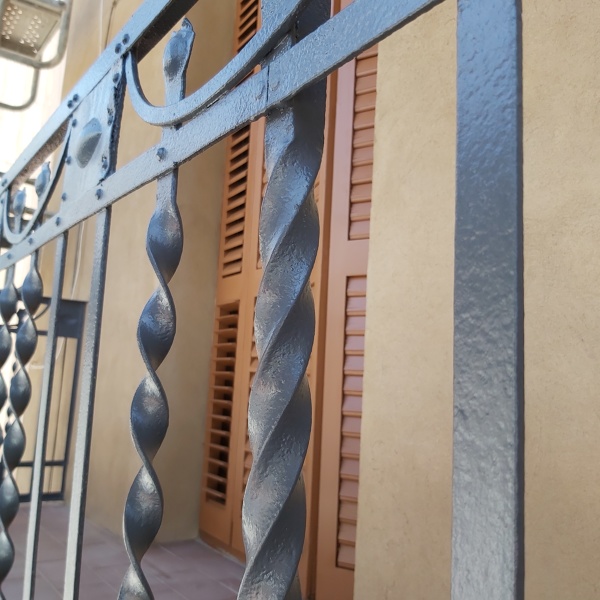 Foto: Restauracion Barandas de Pintalia Barcelona #3326445 - Habitissimo