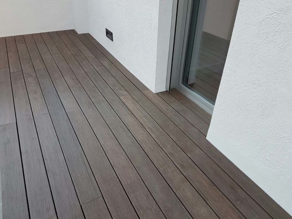 Foto: Tarima de Madera de Toldos Esmasol #2197190 - Habitissimo