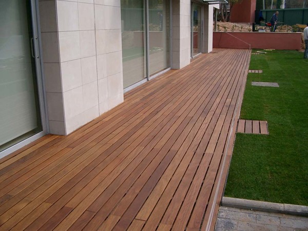 Foto: Tarima de Madera de Toldos Esmasol #2197192 - Habitissimo
