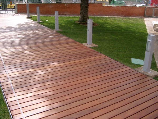 Foto: Tarima de Madera de Toldos Esmasol #2197194 - Habitissimo