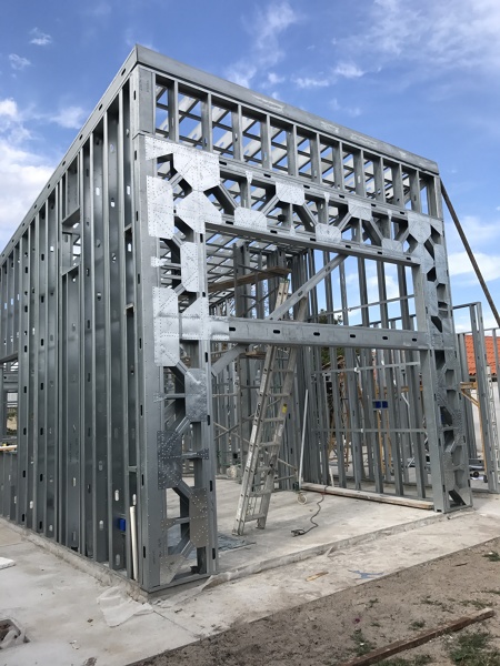 Foto: Vigas Rotuladas con Refuerzos de Estructura de Steel Framing ...