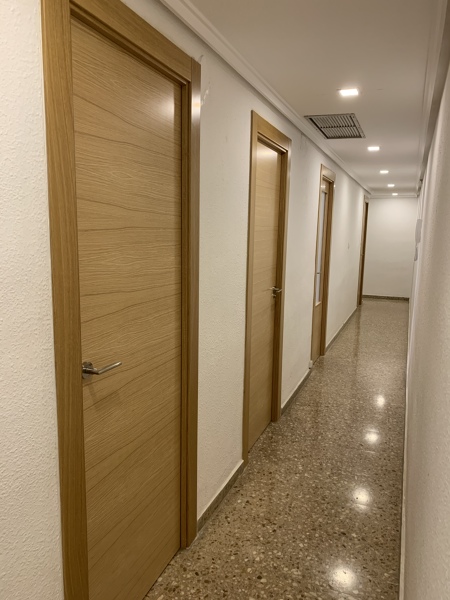 Foto: Visión General de las Nuevas Puertas de la Casa de Javier Latorre ...